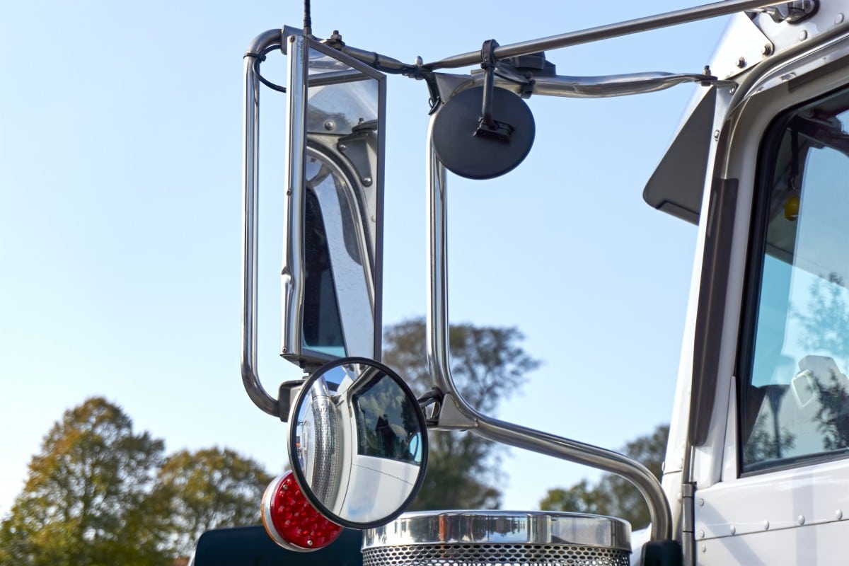 What You Should Know About Reversing & Back-Up Truck Accidents ...